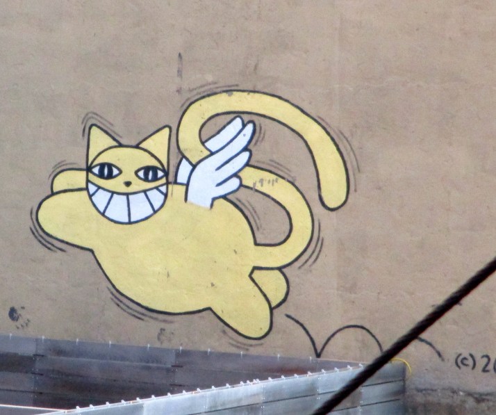 Big Yellow Winged Prancing Cat on the High Line | WorleyGig.com