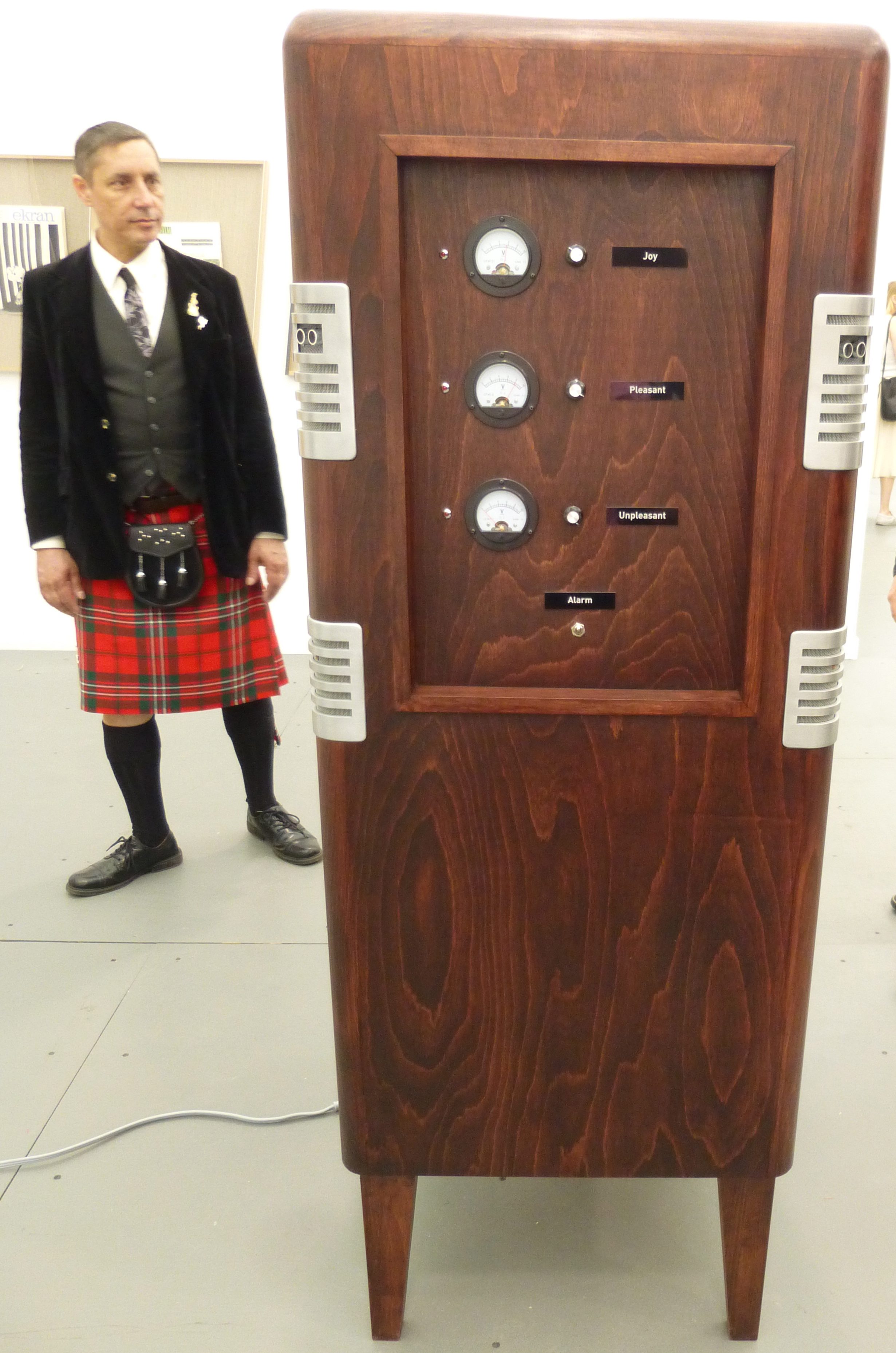 In Memorium: Ten Photos of Daisy Berkowitz Wearing a Kilt | The Worley Gig