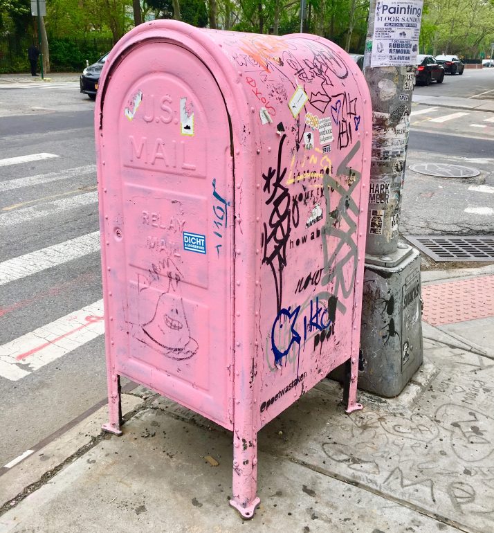Pink Thing of The Day: Pink Graffiti Mail Box | The Worley Gig