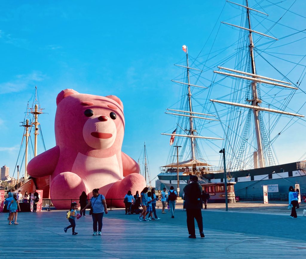 Pink Thing of The Day: The Bellygom Visits NYC! | WorleyGig.com