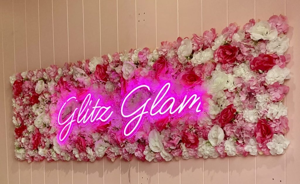 Pink Thing of the Day: Glitz Glam Neon Sign | WorleyGig.com