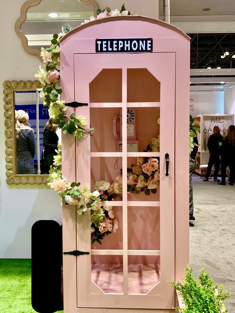Pink Thing of The Day: Pink Phone Box | The Worley Gig
